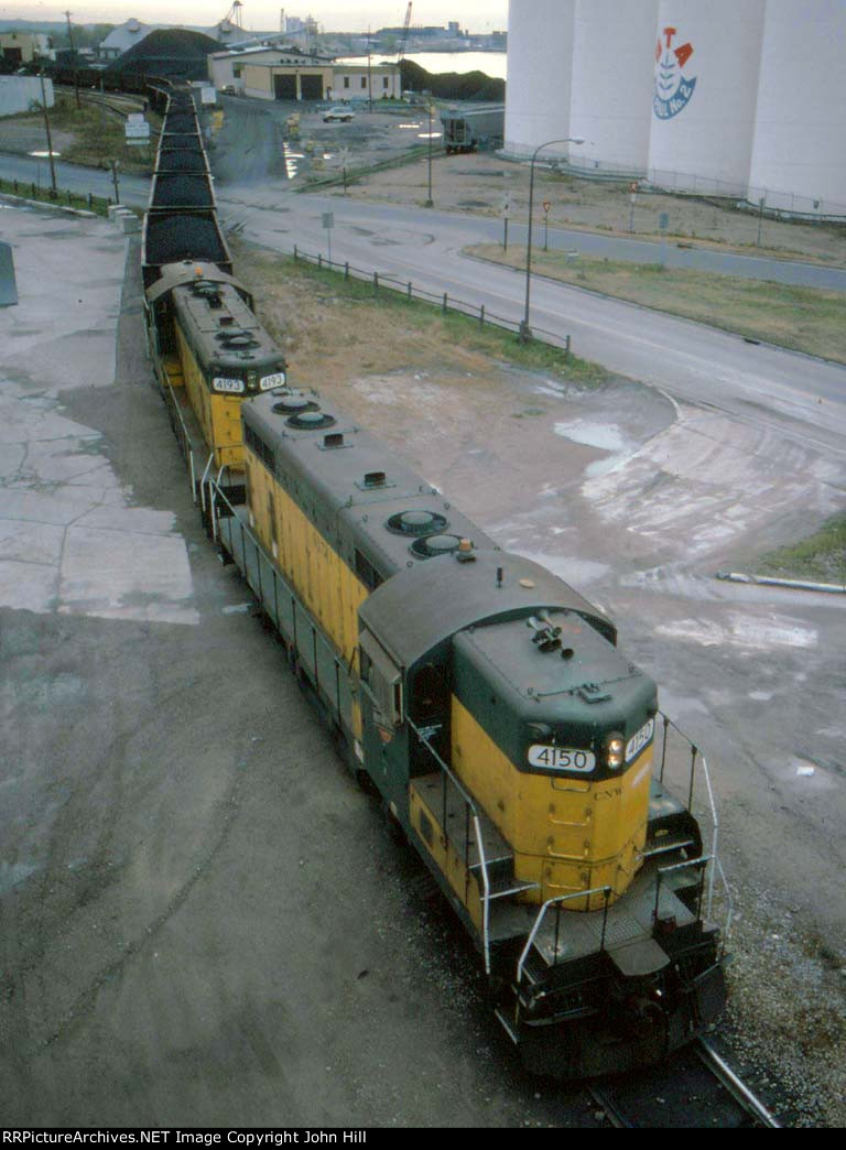 1382-05a C&NW local switch job near Hoffman Ave Belt Yard